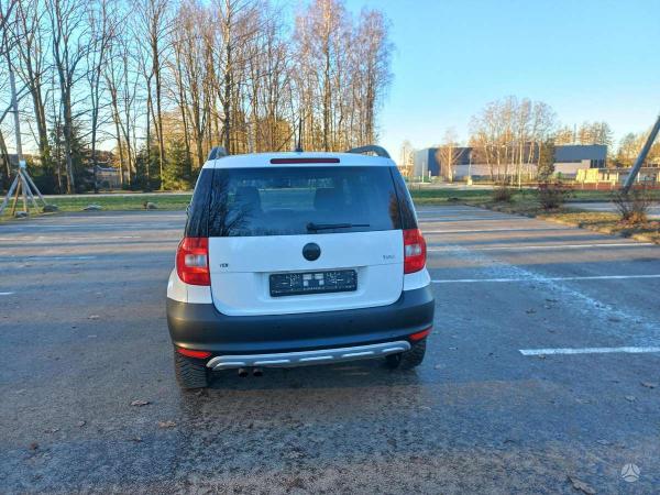 Balts Skoda Yeti 2013 Biržai, ar dzinēja tilpumu 2.00 L un nobraukumu 242 tūkst. km par 5200 €, foto 6 vietnē AUTOMOTO.COM.LV