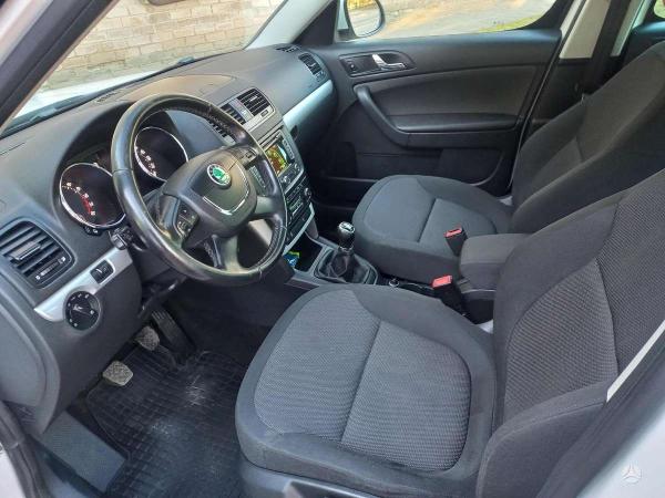Balts Skoda Yeti 2013 Biržai, ar dzinēja tilpumu 2.00 L un nobraukumu 242 tūkst. km par 5200 €, foto 8 vietnē AUTOMOTO.COM.LV