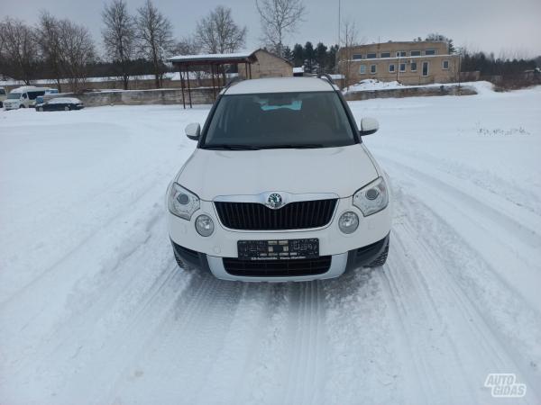 White Skoda Yeti 2013 in Kaunas, with an engine capacity of 20.00 L and mileage of 242 thousand km for 5199 €, photo 3 on AUTOMOTO.COM.LV