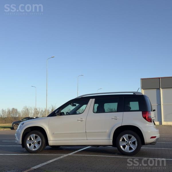 White Skoda Yeti 2014 in Riga, with an engine capacity of 1.20 L and mileage of 235 thousand km for 7200 €, photo 4 on AUTOMOTO.COM.LV