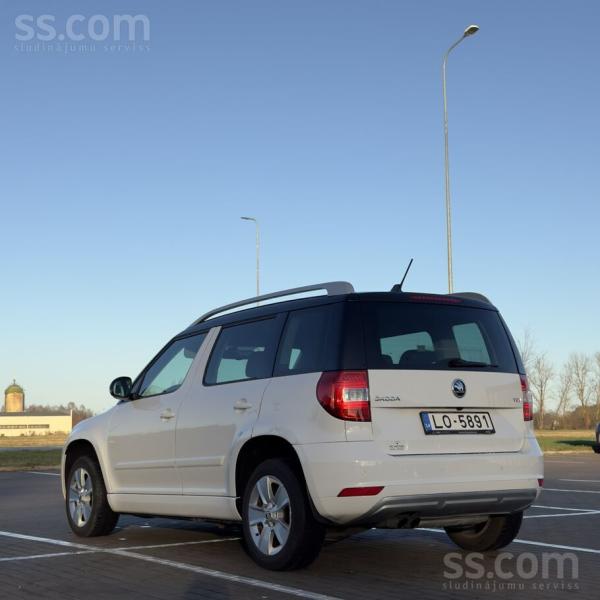 White Skoda Yeti 2014 in Riga, with an engine capacity of 1.20 L and mileage of 235 thousand km for 7200 €, photo 5 on AUTOMOTO.COM.LV