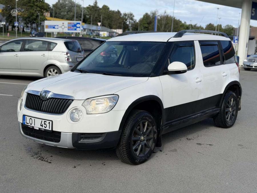 White Skoda Yeti 2014 in Vilnius, with an engine capacity of 1.39 L and mileage of 270 thousand km for 1550 €, photo 1 on AUTOMOTO.COM.LV