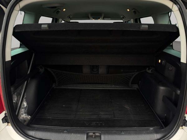 White Skoda Yeti 2014 in Klaipeda, with an engine capacity of 2.00 L and mileage of 299 thousand km for 7799 €, photo 11 on AUTOMOTO.COM.LV