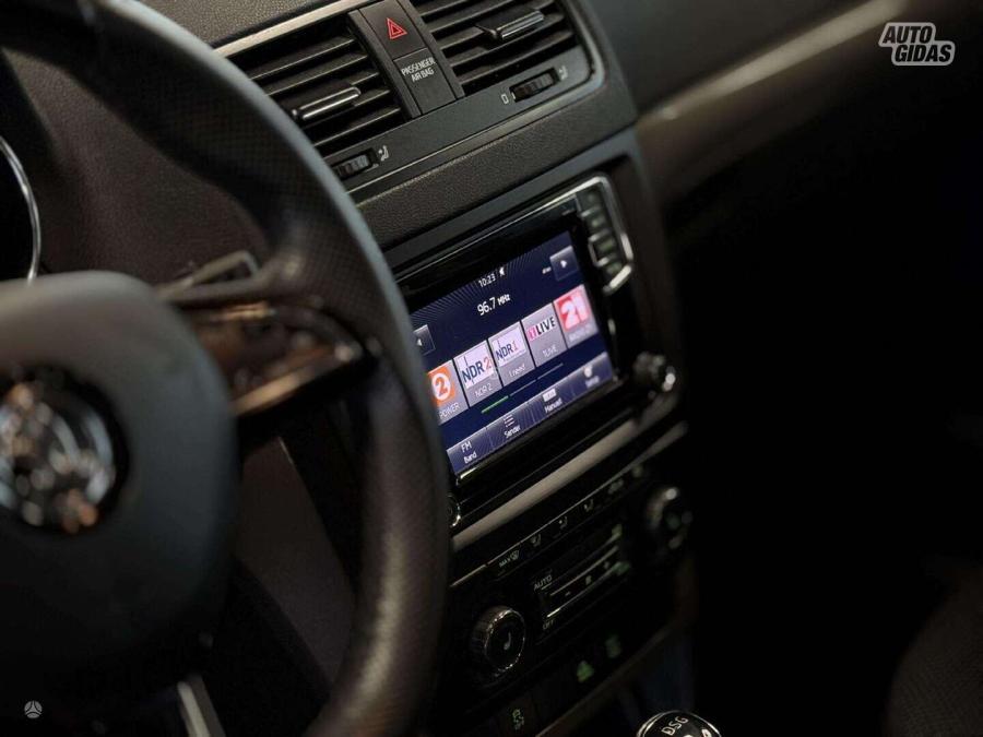 White Skoda Yeti 2015 in Klaipeda, with an engine capacity of 2.00 L and mileage of 339 thousand km for 9950 €, photo 12 on AUTOMOTO.COM.LV