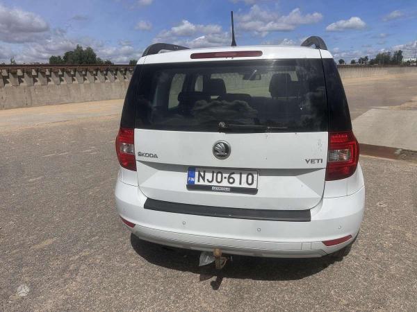 Balts Skoda Yeti 2015 Marijampole, ar dzinēja tilpumu 1.20 L un nobraukumu 268 tūkst. km par 2700 €, foto 5 vietnē AUTOMOTO.COM.LV