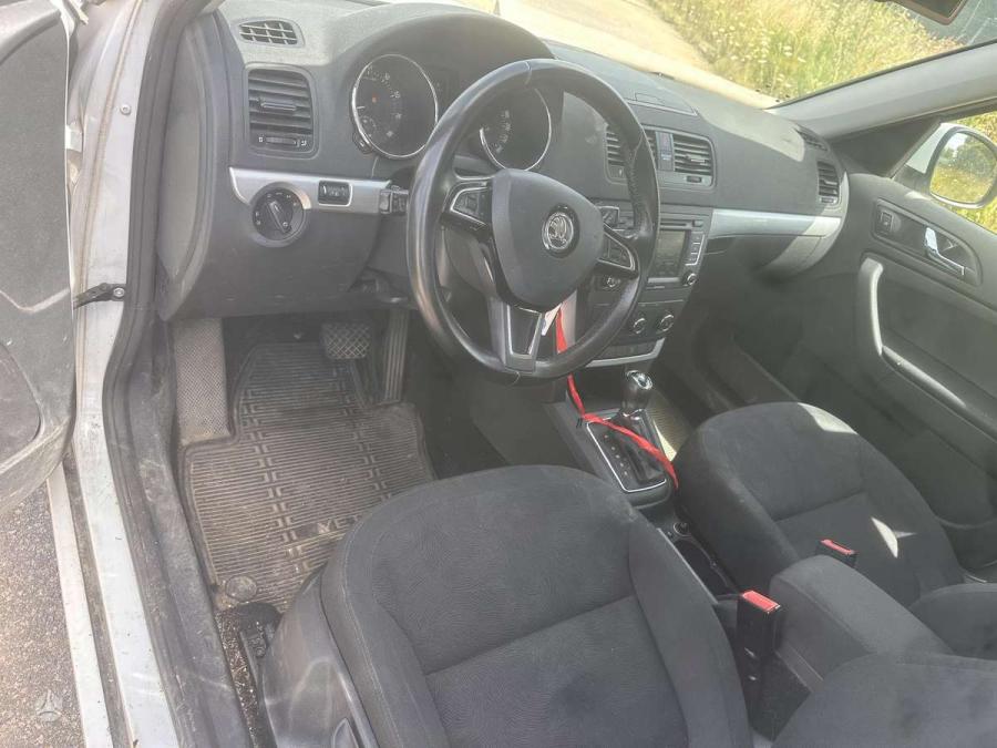 Balts Skoda Yeti 2015 Marijampole, ar dzinēja tilpumu 1.20 L un nobraukumu 268 tūkst. km par 2700 €, foto 10 vietnē AUTOMOTO.COM.LV