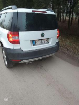 White Skoda Yeti 2011 in Siauliai, with an engine capacity of 2.00 L and mileage of 406 thousand km for 3377 €, photo 2 on AUTOMOTO.COM.LV