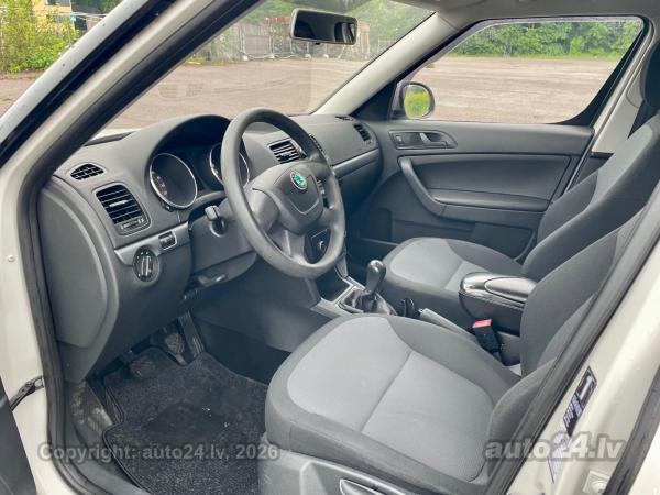 Balts Skoda Yeti 2012 Tallina, ar dzinēja tilpumu 2.00 L un nobraukumu 169 tūkst. km par 5250 €, foto 10 vietnē AUTOMOTO.COM.LV