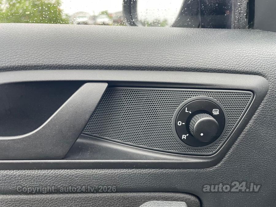 White Skoda Yeti 2012 in Tallinn, with an engine capacity of 2.00 L and mileage of 169 thousand km for 5250 €, photo 17 on AUTOMOTO.COM.LV