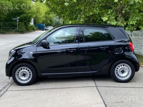 Melns Smart Forfour 2022 Rīga, ar dzinēja tilpumu 0.00 L un nobraukumu 35 tūkst. km par 6955 €, foto 4 vietnē AUTOMOTO.COM.LV