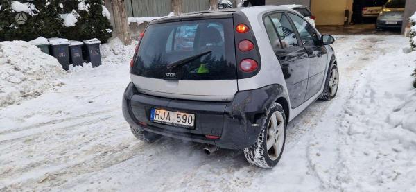 Black Smart Forfour 2004 in Vilnius, with an engine capacity of 1.49 L and mileage of 237 thousand km for 950 €, photo 3 on AUTOMOTO.COM.LV