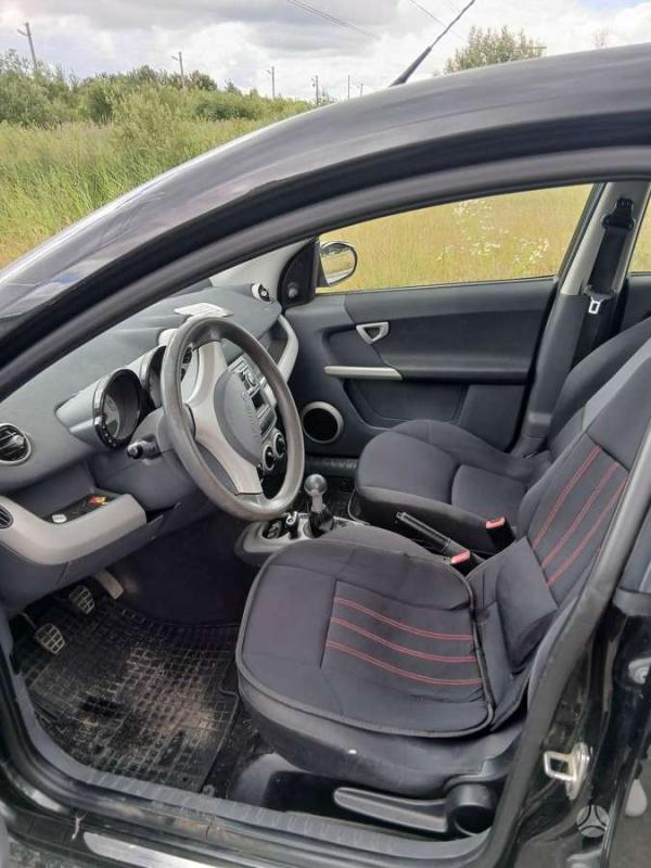 Black Smart Forfour 2006 in Siauliai, with an engine capacity of 1.33 L and mileage of 284 thousand km for 1300 €, photo 4 on AUTOMOTO.COM.LV