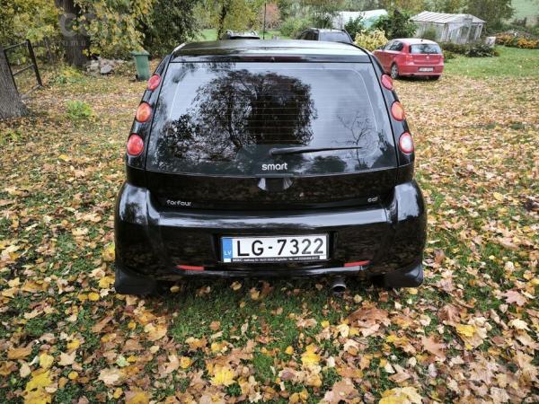Black Smart Forfour 2006 in Jekabpils, with an engine capacity of 1.50 L and mileage of 215 thousand km for 1750 €, photo 5 on AUTOMOTO.COM.LV