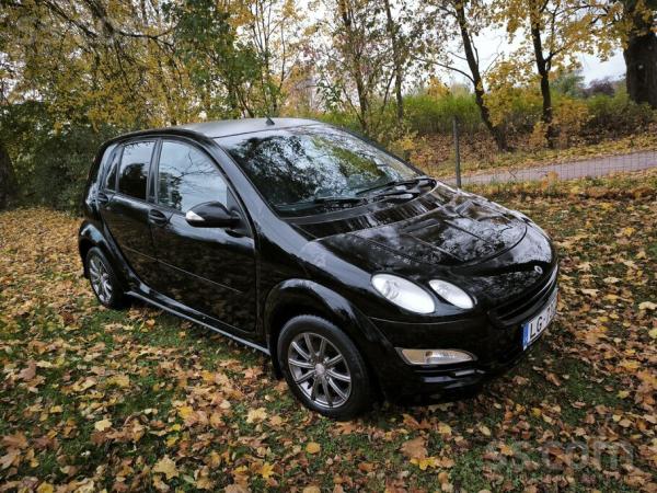 Black Smart Forfour 2006 in Jekabpils, with an engine capacity of 1.50 L and mileage of 215 thousand km for 1750 €, photo 3 on AUTOMOTO.COM.LV