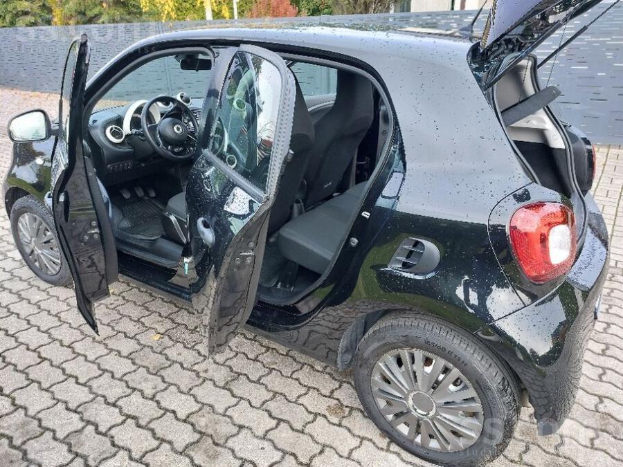 Melns Smart Forfour 2017 Rīga, ar dzinēja tilpumu 1.00 L un nobraukumu 103 tūkst. km par 5900 €, foto 9 vietnē AUTOMOTO.COM.LV