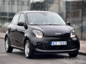 Black Smart Forfour 2021 in Riga, with an engine capacity of 1.10 L and mileage of 20 thousand km for 10600 €, photo 3 on AUTOMOTO.COM.LV