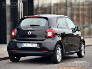 Black Smart Forfour 2021 in Riga, with an engine capacity of 1.10 L and mileage of 20 thousand km for 10600 €, photo 7 on AUTOMOTO.COM.LV