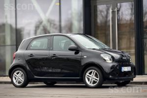 Black Smart Forfour 2021 in Riga, with an engine capacity of 1.10 L and mileage of 20 thousand km for 10600 €, photo 8 on AUTOMOTO.COM.LV