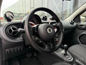 Black Smart Forfour 2021 in Riga, with an engine capacity of 1.10 L and mileage of 20 thousand km for 10600 €, photo 18 on AUTOMOTO.COM.LV