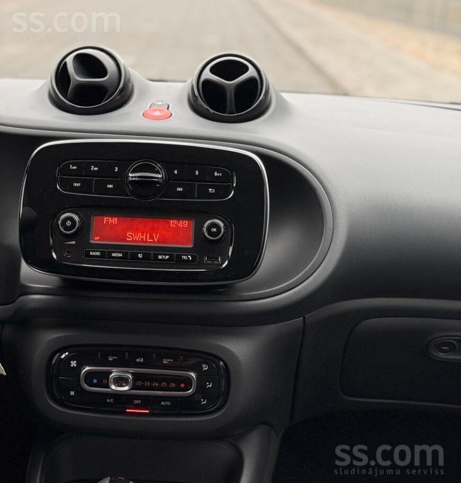 Black Smart Forfour 2021 in Riga, with an engine capacity of 1.10 L and mileage of 20 thousand km for 10600 €, photo 20 on AUTOMOTO.COM.LV