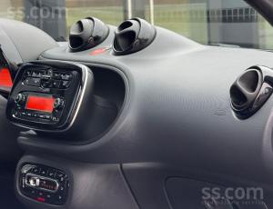 Black Smart Forfour 2021 in Riga, with an engine capacity of 1.10 L and mileage of 20 thousand km for 10600 €, photo 21 on AUTOMOTO.COM.LV