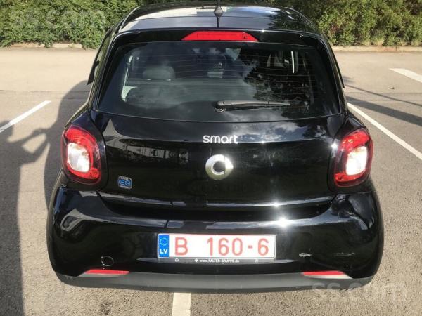 Melns Smart Forfour 2022 Rīga, ar dzinēja tilpumu 1.10 L un nobraukumu 34 tūkst. km par 7320 €, foto 6 vietnē AUTOMOTO.COM.LV
