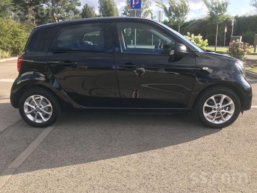 Black Smart Forfour 2022 in Riga, with an engine capacity of 1.10 L and mileage of 34 thousand km for 7320 €, photo 7 on AUTOMOTO.COM.LV