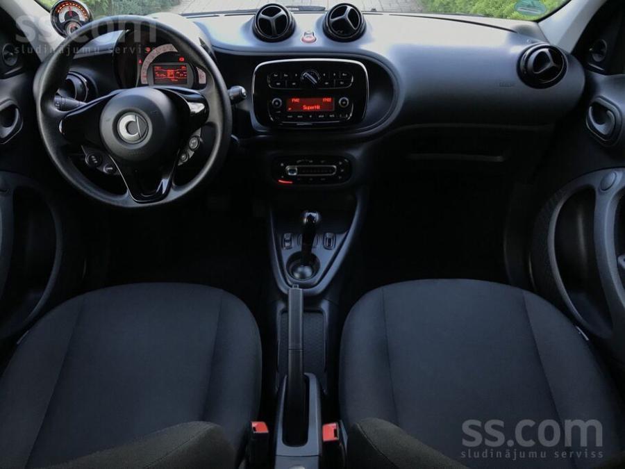 Black Smart Forfour 2022 in Riga, with an engine capacity of 1.10 L and mileage of 34 thousand km for 7320 €, photo 11 on AUTOMOTO.COM.LV