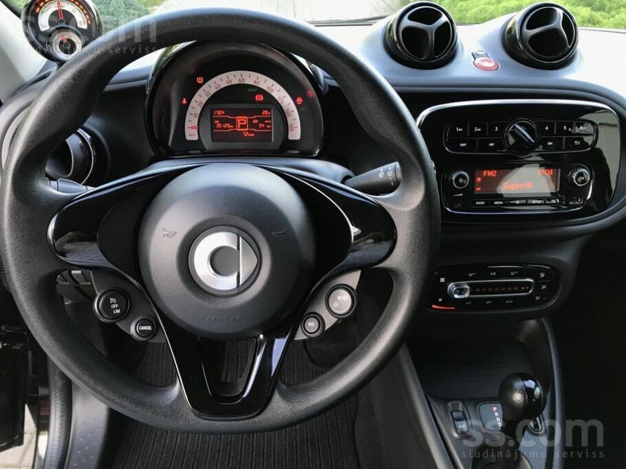 Black Smart Forfour 2022 in Riga, with an engine capacity of 1.10 L and mileage of 34 thousand km for 7320 €, photo 12 on AUTOMOTO.COM.LV