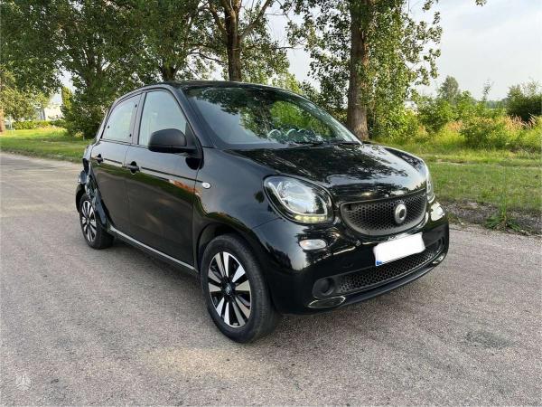 Black Smart Forfour 2015 in Taurage, with an engine capacity of 1.00 L and mileage of 90 thousand km for 3200 €, photo 3 on AUTOMOTO.COM.LV