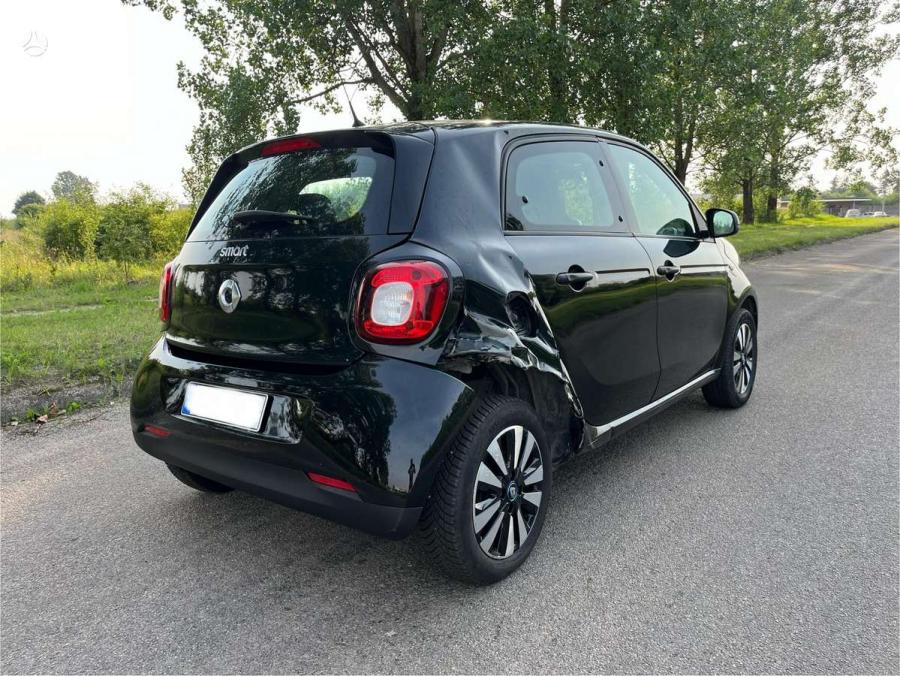Melns Smart Forfour 2015 Tauragė, ar dzinēja tilpumu 1.00 L un nobraukumu 90 tūkst. km par 3200 €, foto 5 vietnē AUTOMOTO.COM.LV