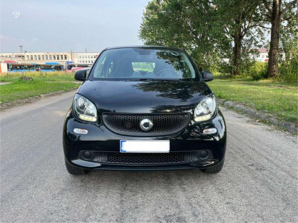 Black Smart Forfour 2015 in Taurage, with an engine capacity of 1.00 L and mileage of 90 thousand km for 3200 €, photo 5 on AUTOMOTO.COM.LV