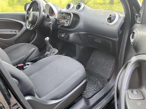 Black Smart Forfour 2015 in Taurage, with an engine capacity of 1.00 L and mileage of 90 thousand km for 3200 €, photo 9 on AUTOMOTO.COM.LV