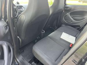 Melns Smart Forfour 2015 Tauragė, ar dzinēja tilpumu 1.00 L un nobraukumu 90 tūkst. km par 3200 €, foto 14 vietnē AUTOMOTO.COM.LV