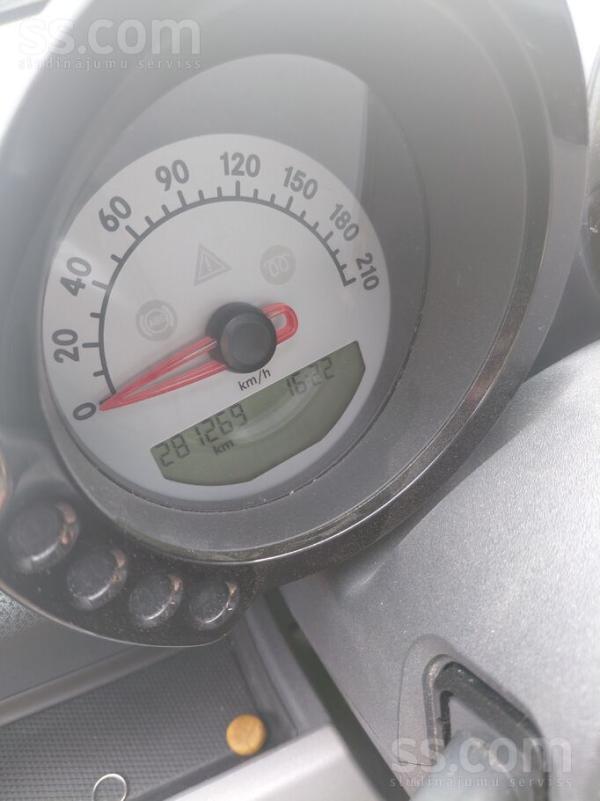 Grey Smart Forfour 2004 in Saldus, with an engine capacity of 1.50 L and mileage of 281 thousand km for 1800 €, photo 3 on AUTOMOTO.COM.LV
