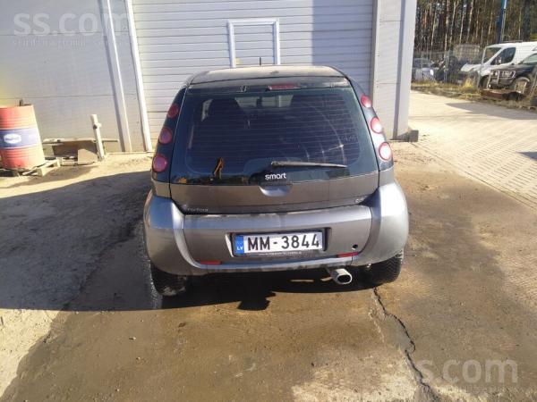 Pelēks Smart Forfour 2005 Rīga, ar dzinēja tilpumu 1.50 L un nobraukumu 413 tūkst. km par 2200 €, foto 3 vietnē AUTOMOTO.COM.LV
