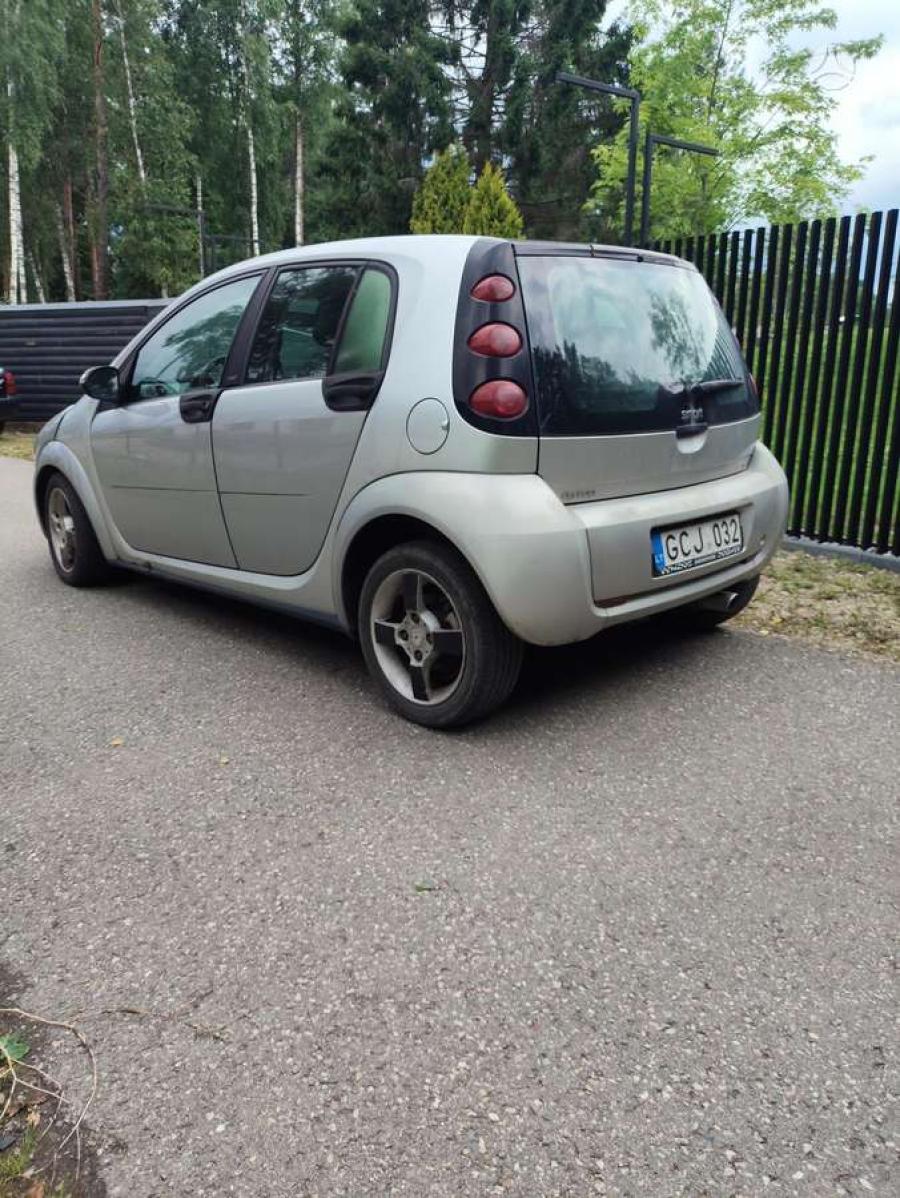 Pelēks Smart Forfour 2005 Viļņa, ar dzinēja tilpumu 1.49 L un nobraukumu 312 tūkst. km par 799 €, foto 4 vietnē AUTOMOTO.COM.LV