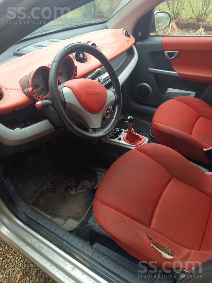 Grey Smart Forfour 2006 in Ogre, with an engine capacity of 1.50 L and mileage of 315 thousand km for 500 €, photo 6 on AUTOMOTO.COM.LV