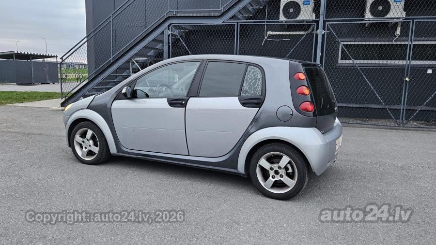 Pelēks Smart Forfour 2006 Tallina, ar dzinēja tilpumu 1.30 L un nobraukumu 279 tūkst. km par 1350 €, foto 7 vietnē AUTOMOTO.COM.LV