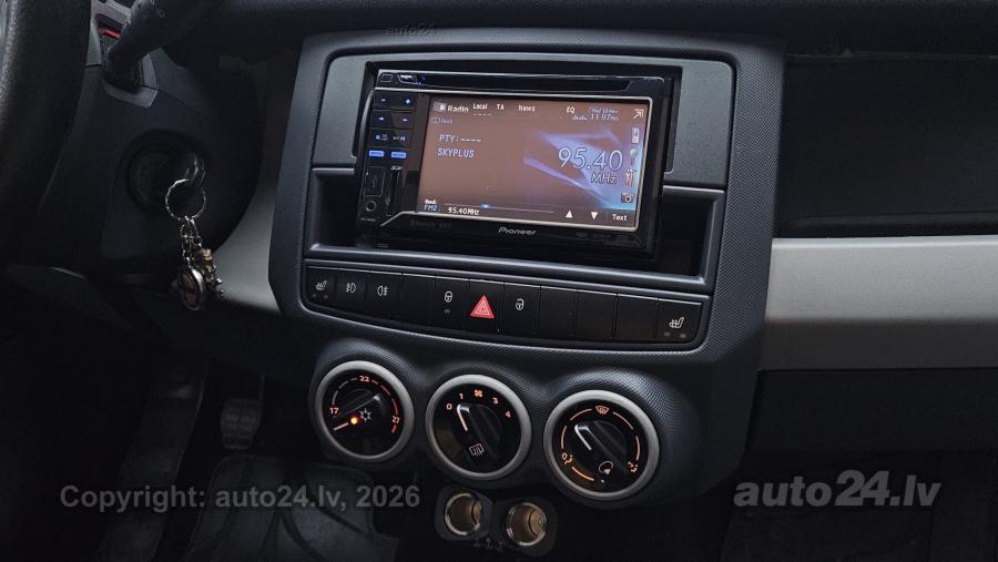 Pelēks Smart Forfour 2006 Tallina, ar dzinēja tilpumu 1.30 L un nobraukumu 279 tūkst. km par 1350 €, foto 13 vietnē AUTOMOTO.COM.LV