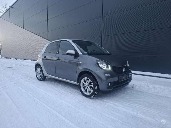 Pelēks Smart Forfour 2016 Panevēža, ar dzinēja tilpumu 0.90 L un nobraukumu 110 tūkst. km par 7989 €, foto 2 vietnē AUTOMOTO.COM.LV