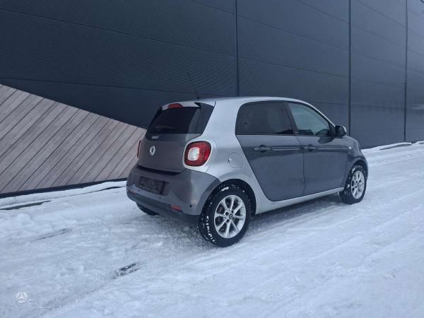 Pelēks Smart Forfour 2016 Panevēža, ar dzinēja tilpumu 0.90 L un nobraukumu 110 tūkst. km par 7989 €, foto 4 vietnē AUTOMOTO.COM.LV
