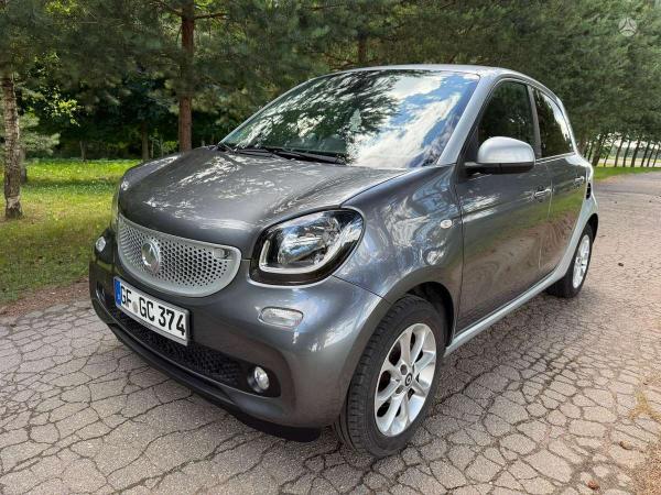 Grey Smart Forfour 2018 in Panevezys, with an engine capacity of 0.90 L and mileage of 180 thousand km for 5700 €, photo 1 on AUTOMOTO.COM.LV