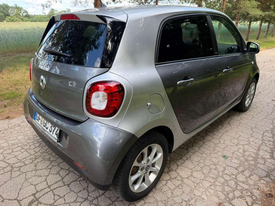 Grey Smart Forfour 2018 in Panevezys, with an engine capacity of 0.90 L and mileage of 180 thousand km for 5700 €, photo 9 on AUTOMOTO.COM.LV