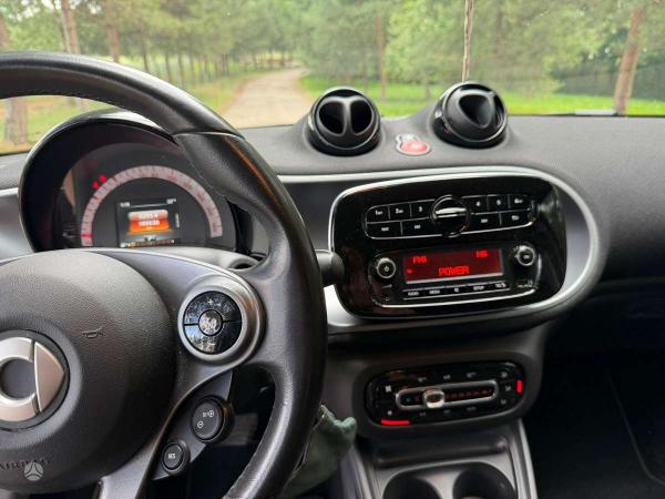 Grey Smart Forfour 2018 in Panevezys, with an engine capacity of 0.90 L and mileage of 180 thousand km for 5700 €, photo 10 on AUTOMOTO.COM.LV