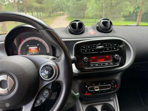 Grey Smart Forfour 2018 in Panevezys, with an engine capacity of 0.90 L and mileage of 180 thousand km for 5700 €, photo 11 on AUTOMOTO.COM.LV