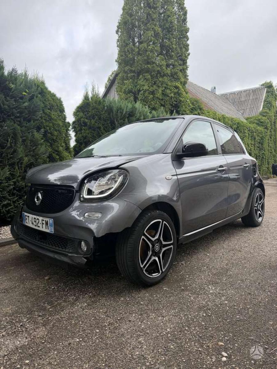Grey Smart Forfour 2018 in Kaunas, with an engine capacity of 0.00 L and mileage of 89 thousand km for 3900 €, photo 1 on AUTOMOTO.COM.LV