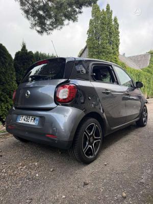 Grey Smart Forfour 2018 in Kaunas, with an engine capacity of 0.00 L and mileage of 89 thousand km for 3900 €, photo 5 on AUTOMOTO.COM.LV