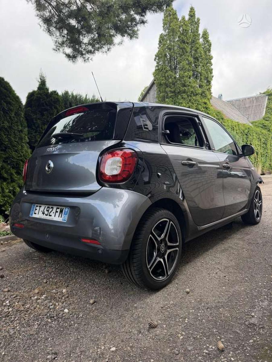 Grey Smart Forfour 2018 in Kaunas, with an engine capacity of 0.00 L and mileage of 89 thousand km for 3900 €, photo 5 on AUTOMOTO.COM.LV