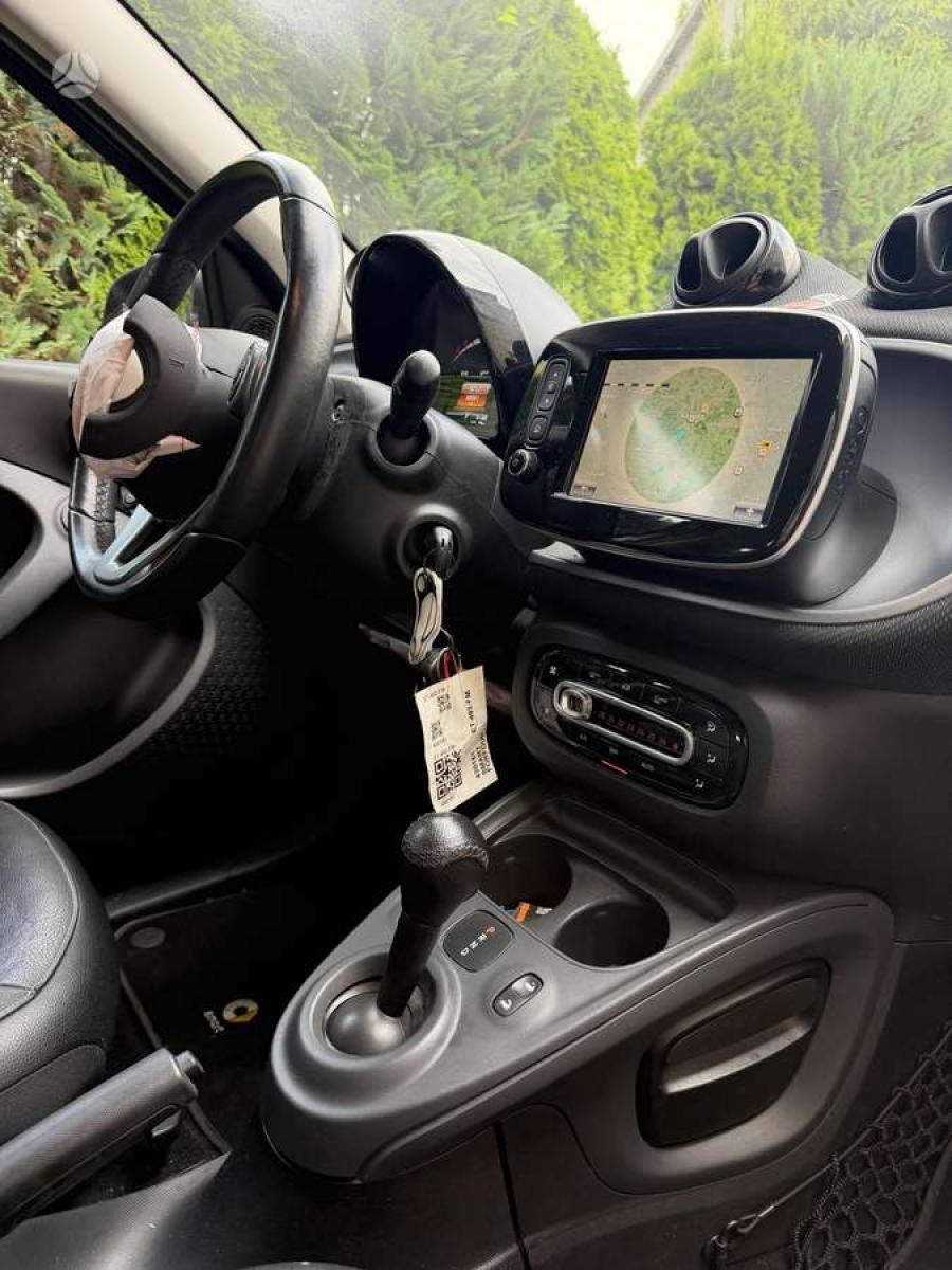 Grey Smart Forfour 2018 in Kaunas, with an engine capacity of 0.00 L and mileage of 89 thousand km for 3900 €, photo 16 on AUTOMOTO.COM.LV